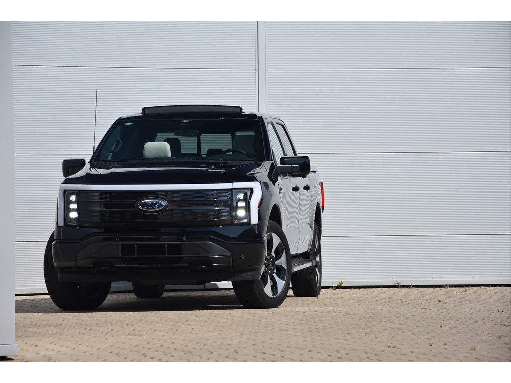 Ford F-150 Lightning | Platinum | Extended Range